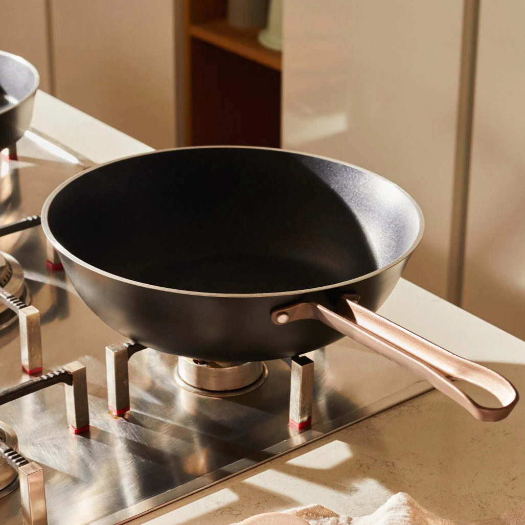 Edo Deep Frying Pan by Alessi on Luxxdesign.com